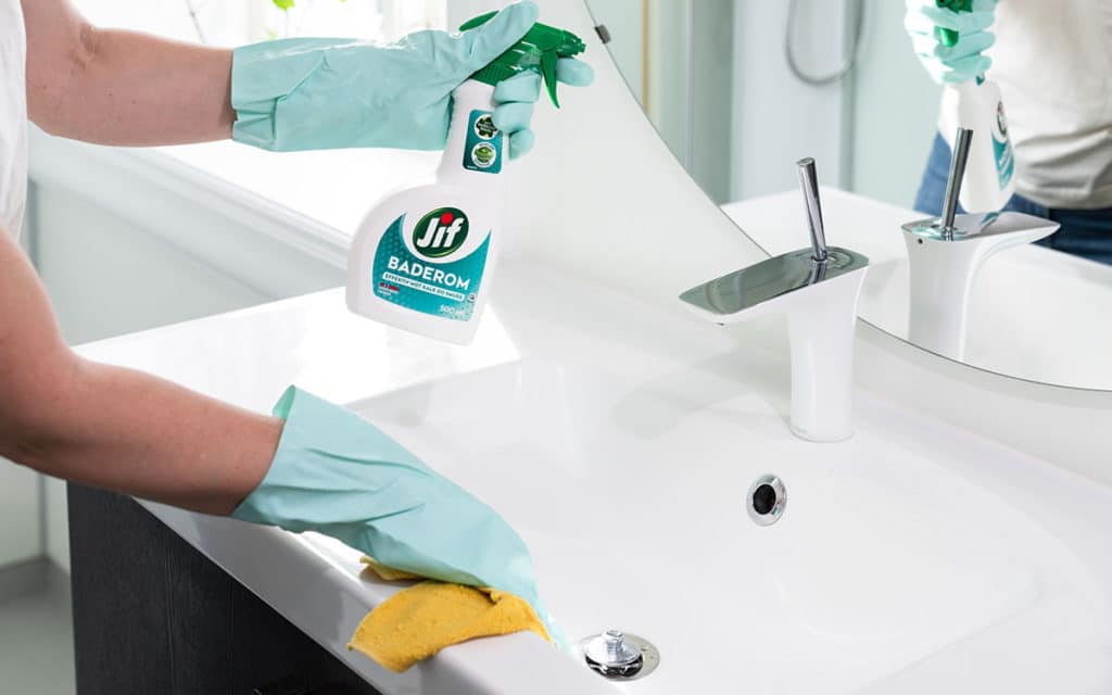 Hvordan vaske dusjkabinett/dusjvegger | Jif